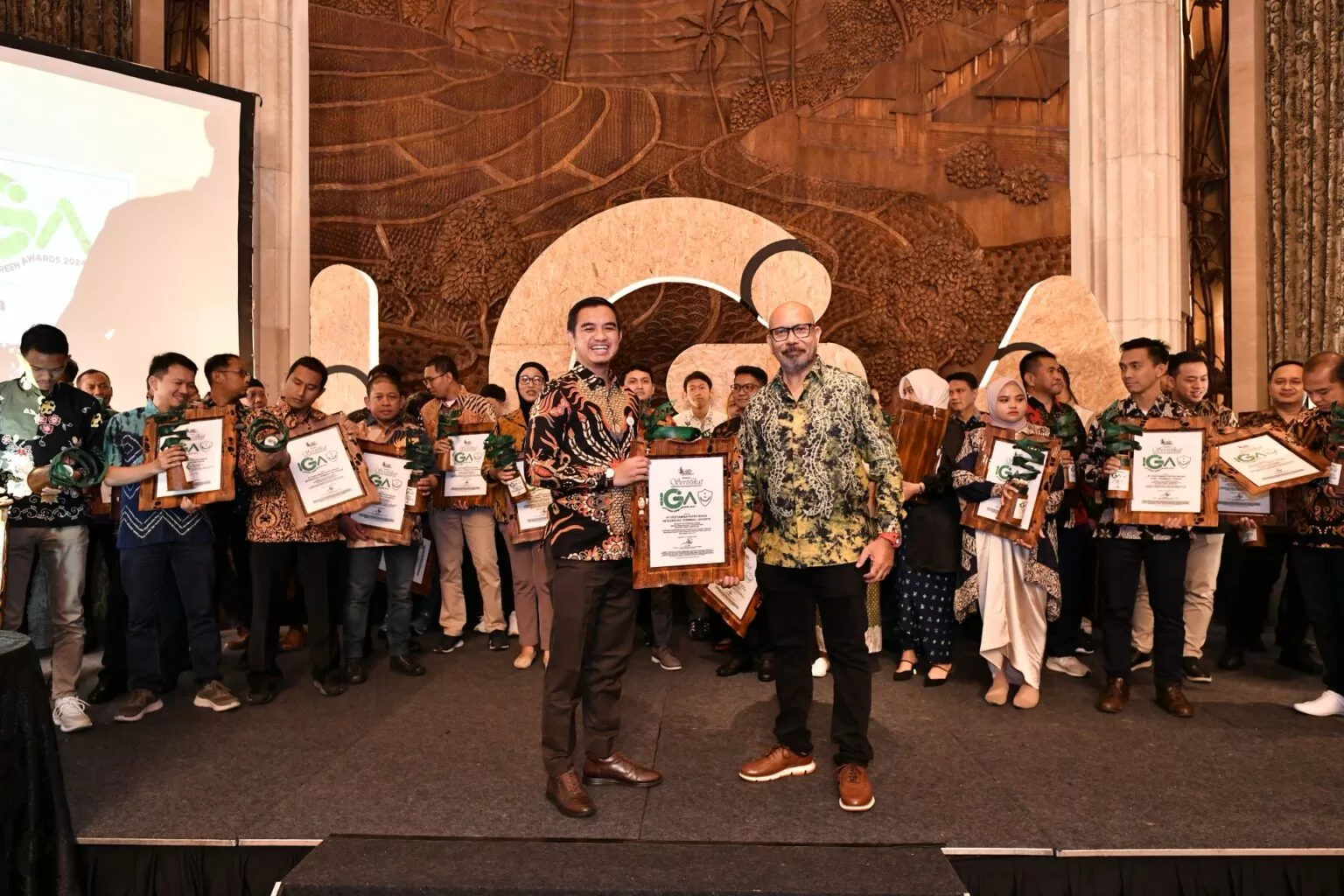 Pertamina Patra Niaga Regional Jawa Bagian Barat Raih 8 Penghargaan Indonesia Green Awards 2024 ...
