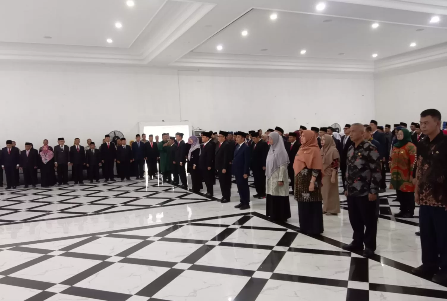 Bupati Karawang Mutasi 65 ASN, Termasuk 7 Kepala Dinas - AWESH.id