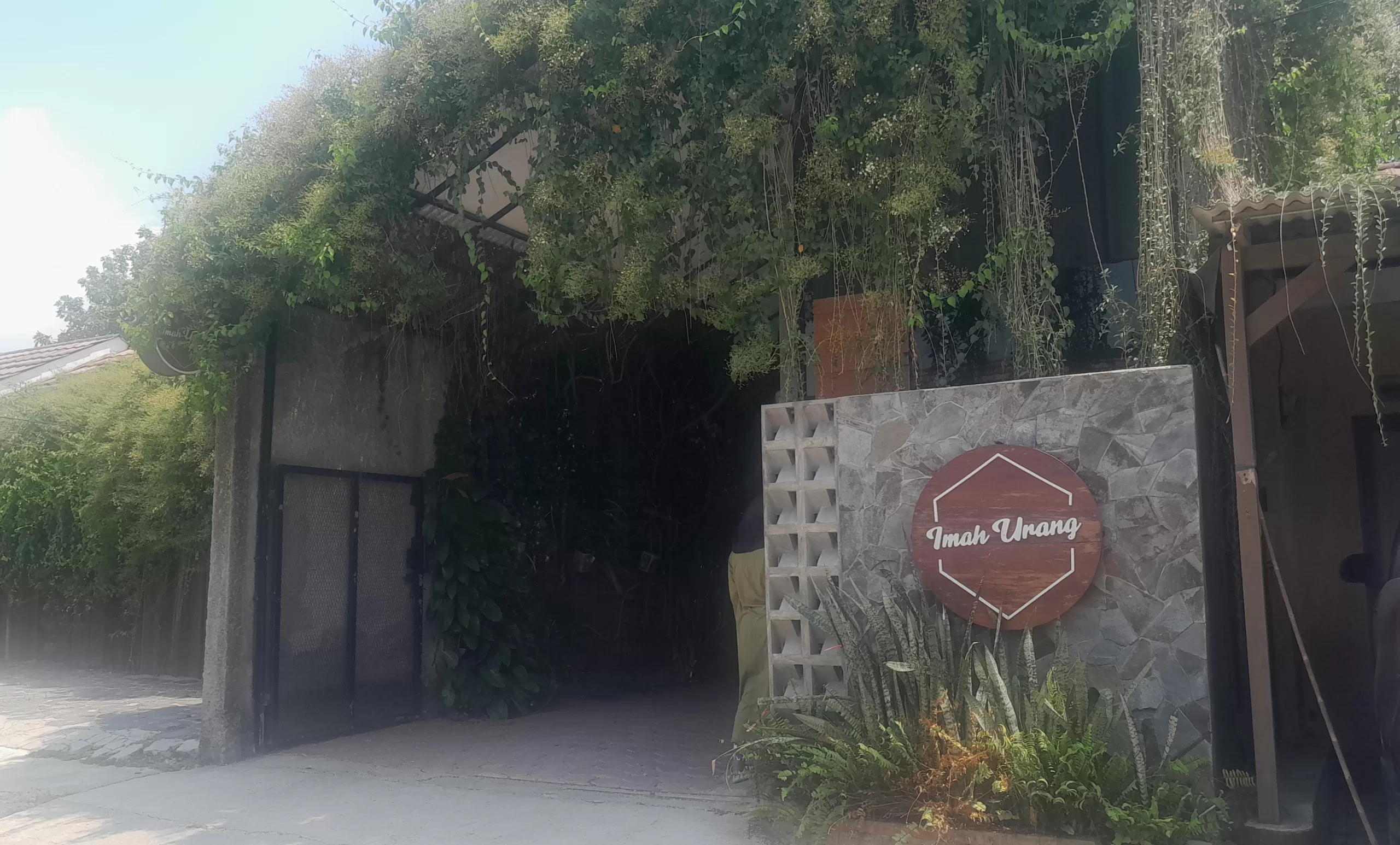 Melihat Imah Urang, Oase di Sela Hiruk Pikuk Kota - AWESH.id