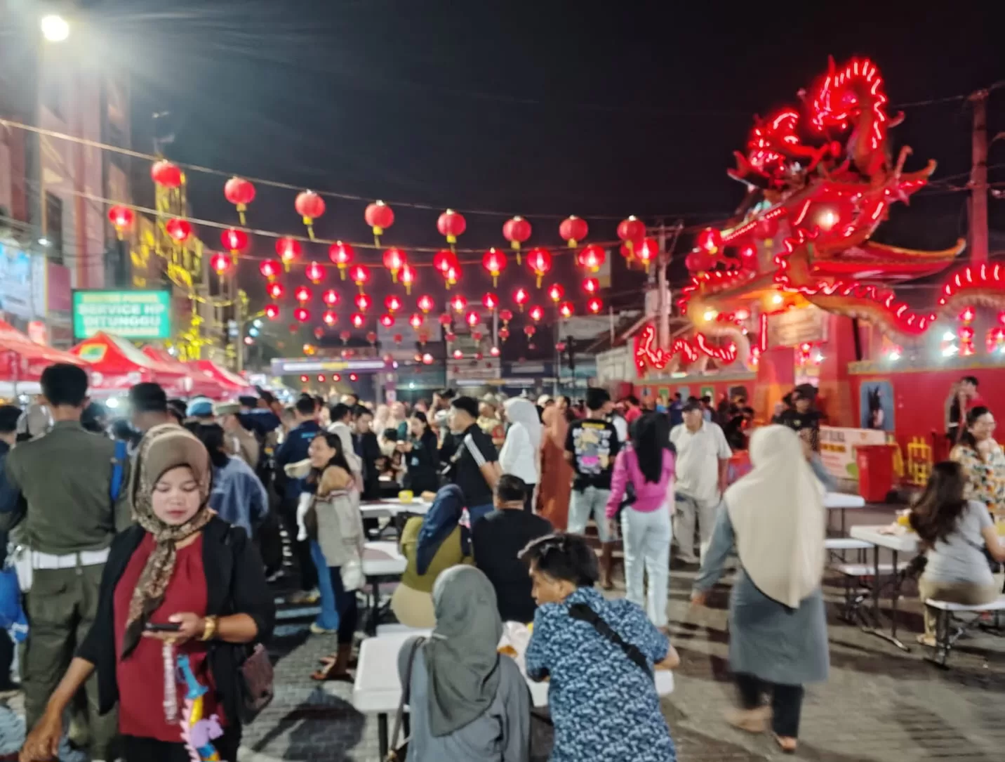 Menikmati Kuliner Malam Karawang Sambut Pergantian Tahun - AWESH.id Menikmati Kuliner Malam Karawang Sambut Pergantian Tahun - AWESH.id